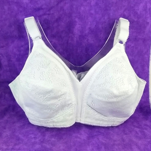 Playtex | Intimates & Sleepwear | Playtex 42b 8 Hour 22w White Bra ...